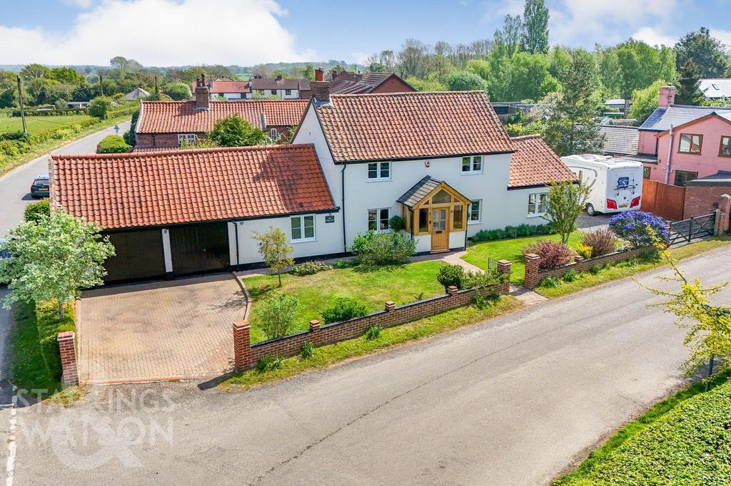 Mill Road, Burgh St. Peter, Beccles 4 bed detached house for sale - £ ...
