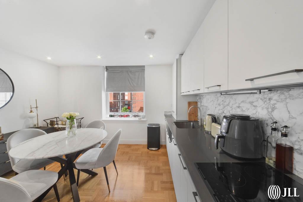 Lisgar Terrace London W14 1 bed flat - £2,600 pcm (£600 pw)