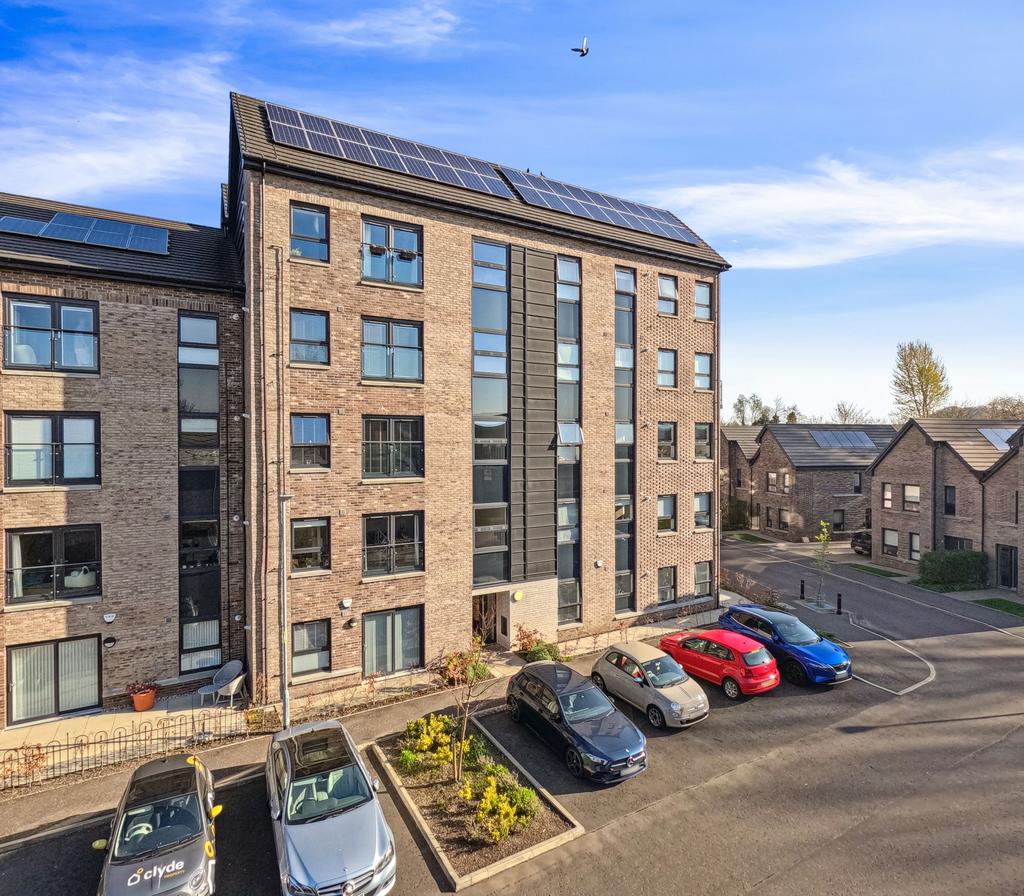 2 Riverford Court, Flat 1/2... 2 bed flat - £209,000