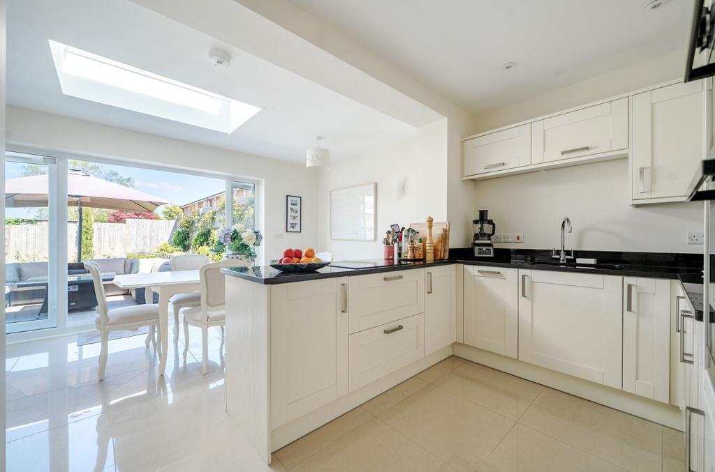 Hill Road, Surrey GU26 3 bed semi-detached house - £575,000