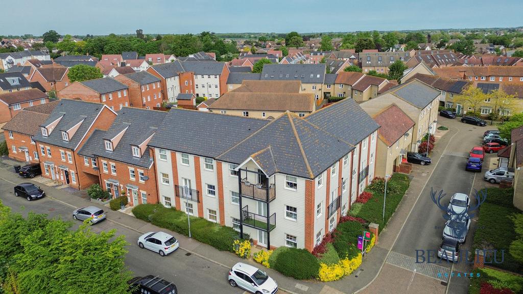 Witham CM8 2 bed flat for sale - £200,000