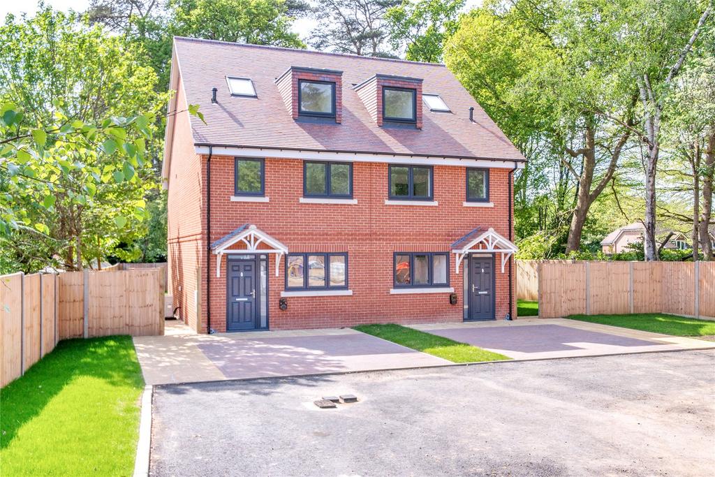London Road, Hindhead GU26 3 bed semi-detached house for sale - £695,000