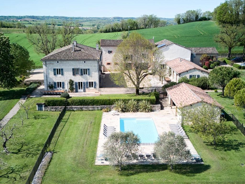 Cahuzac-Sur-Vere, Tarn, France 13 bed country house - £1,269,882* (€ ...
