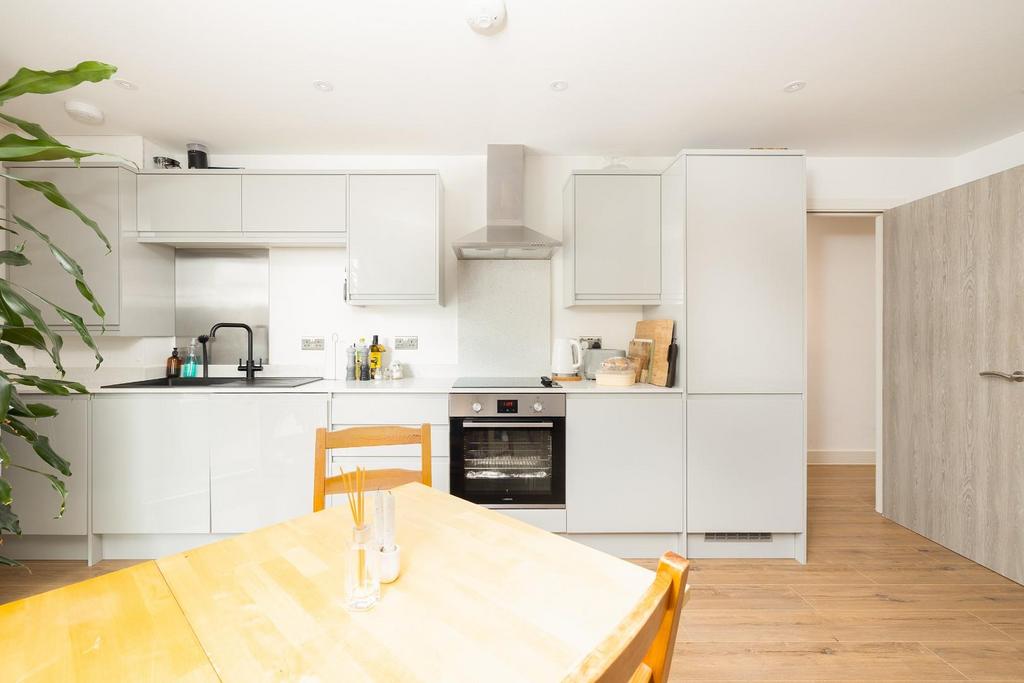 Stillhouse Lane, Bedminster 3 bed flat - £315,000
