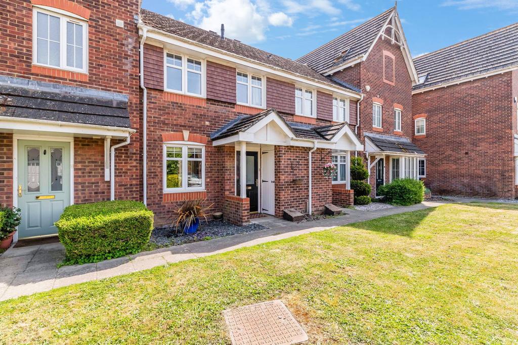 Station Road, Lingfield RH7 3 bed terraced house for sale - £435,000