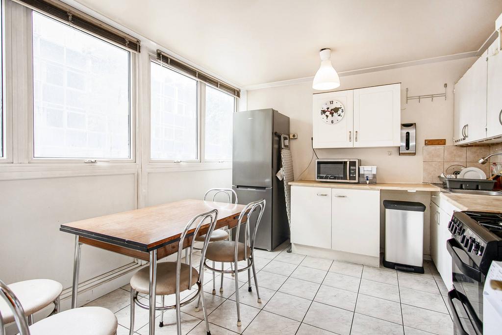 Clipstone Street, London W1W 2 bed flat to rent - £2,817 pcm (£650 pw)