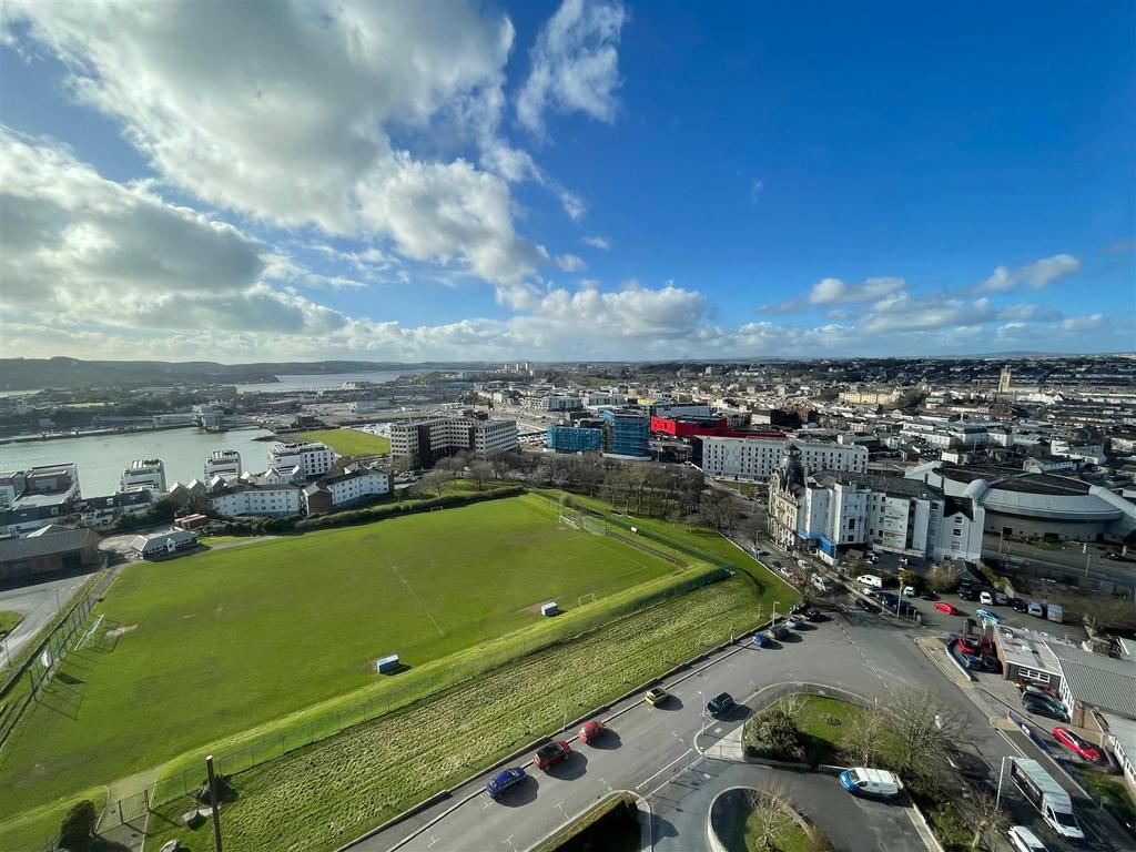 Citadel Road, Plymouth PL1 1 bed flat - £850 pcm (£196 pw)