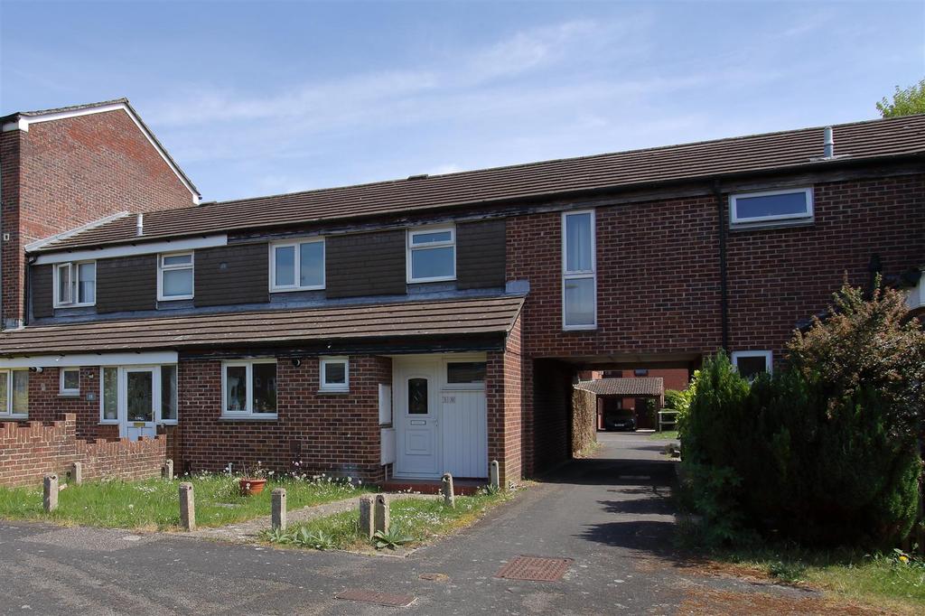 Sutherland Court, Andover SP10 3 bed house - £215,000