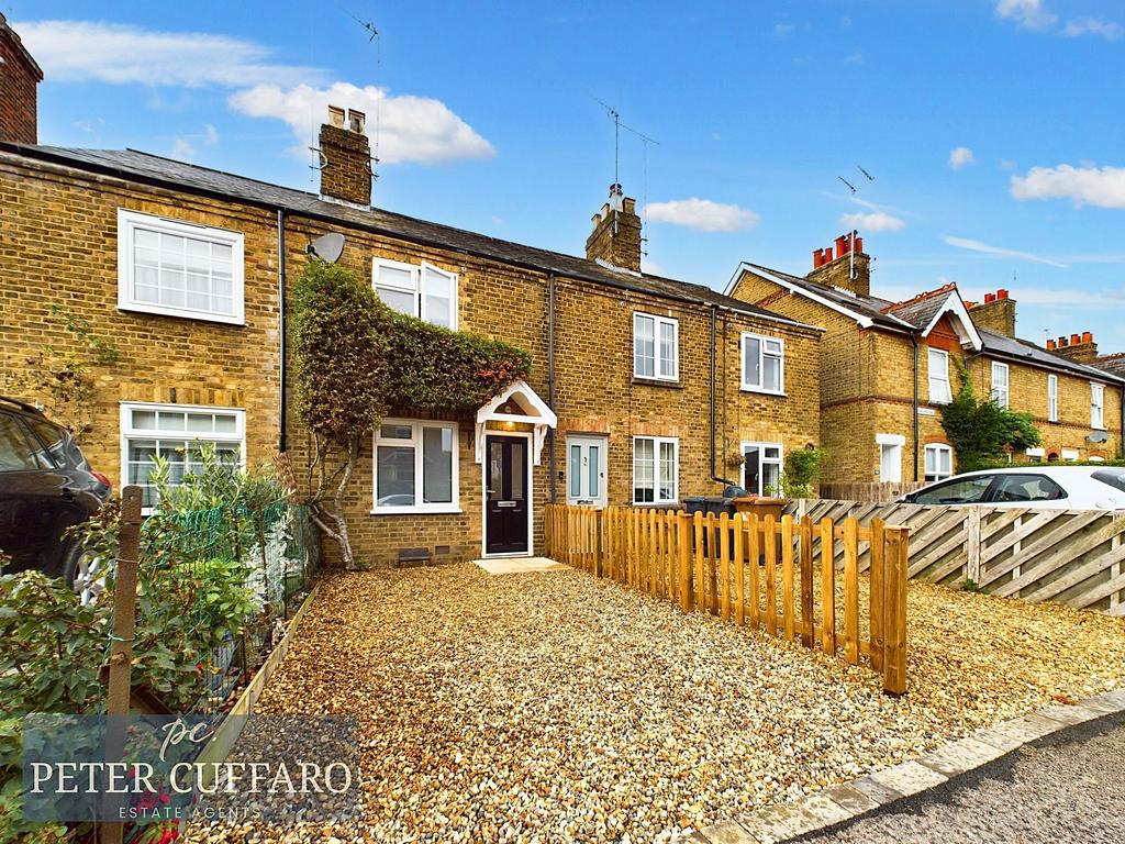Duncombe Road, Hertford SG14 2 bed terraced house to rent - £2,000 pcm ...