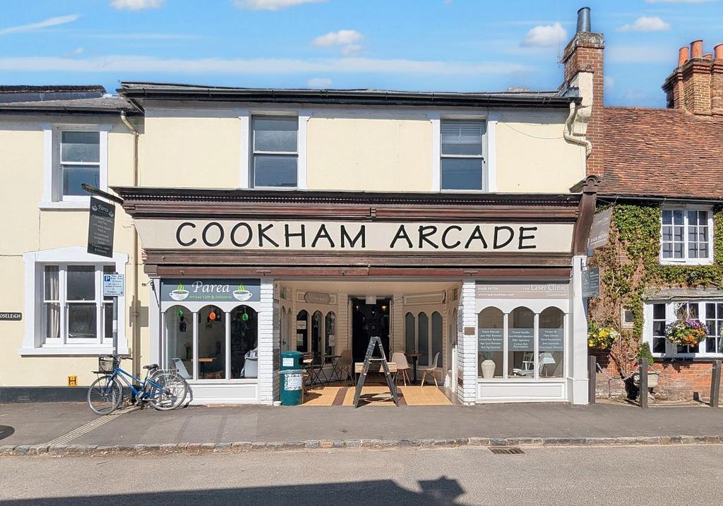 Roseleigh Flat, Cookham High Street... 2 bed flat - £200,000