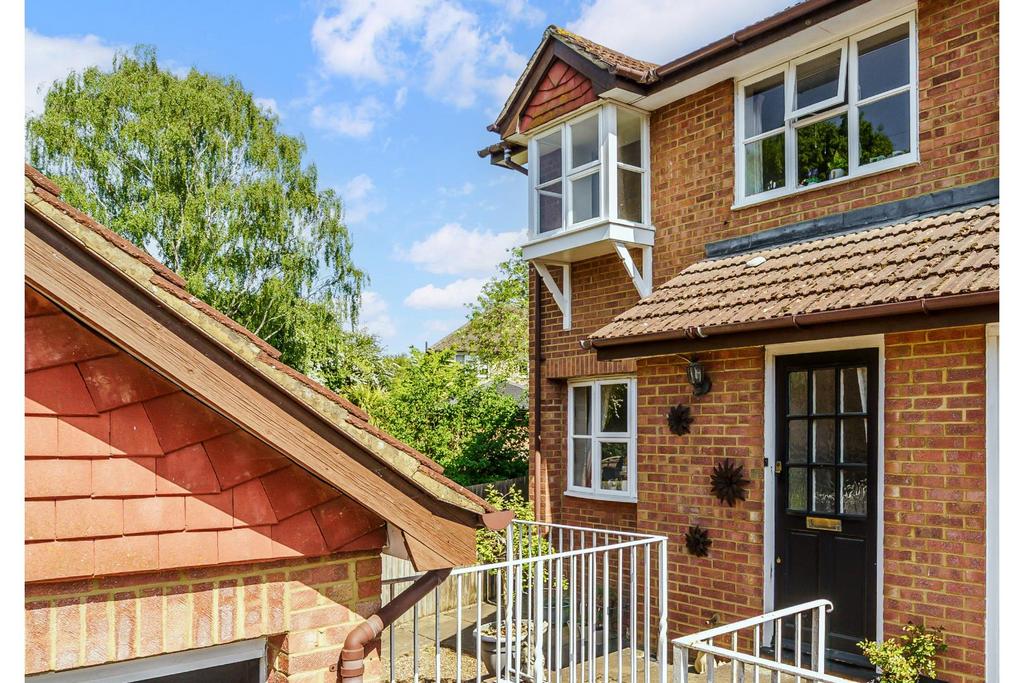 Derek Close, Ewell 3 bed semi-detached house for sale - £525,000