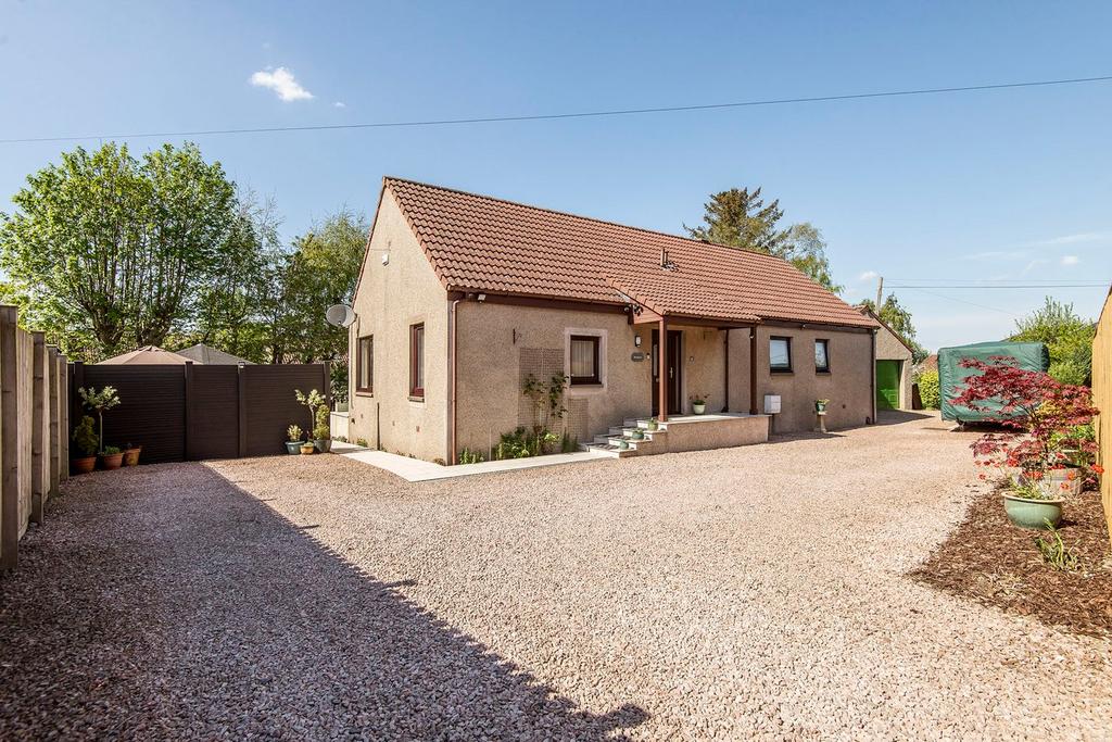 Cupar Road, Kettlebridge, Cupar, KY15 4 bed detached bungalow for sale ...