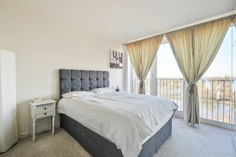 Hawfinch House, Hendon, London, NW9 2 bed flat - £2,275 pcm (£525 pw)