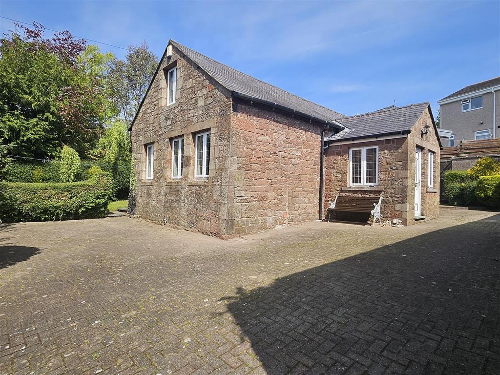 Inkerman Terrace, Whitehaven CA28 2 bed cottage - £700 pcm (£162 pw)