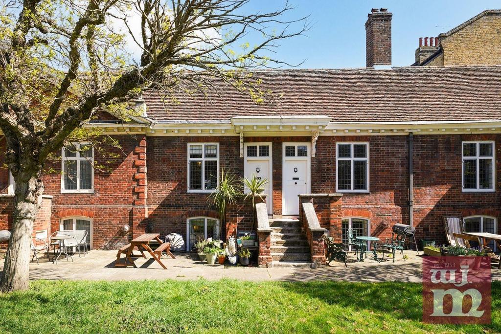 Trinity Green, Stepney, E1 1 bed house to rent - £2,250 pcm (£519 pw)