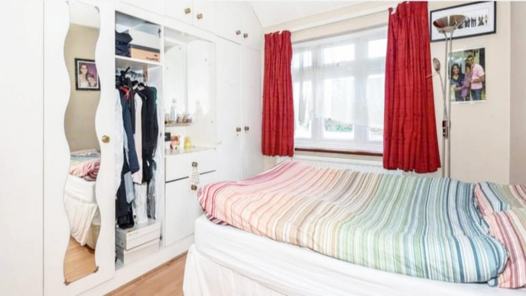 Harlington, UB3 4 bed semi-detached house to rent - £2,700 pcm (£623 pw)