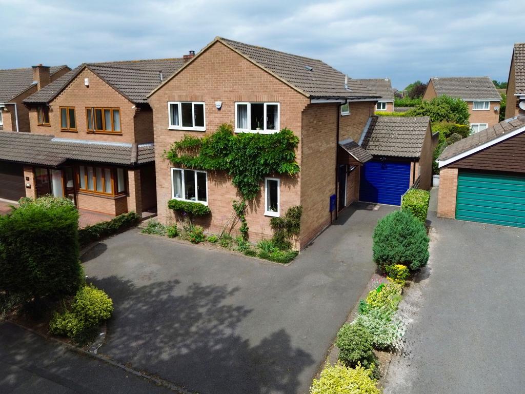 Hay Lane, Monkspath 4 bed detached house - £550,000