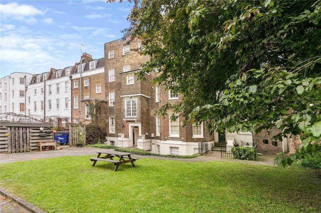 Slievemore Close, London, SW4 3 bed apartment - £3,100 pcm (£715 pw)