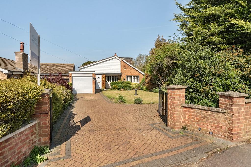 Rectory Road, Meppershall, Shefford... 4 bed detached bungalow for sale ...