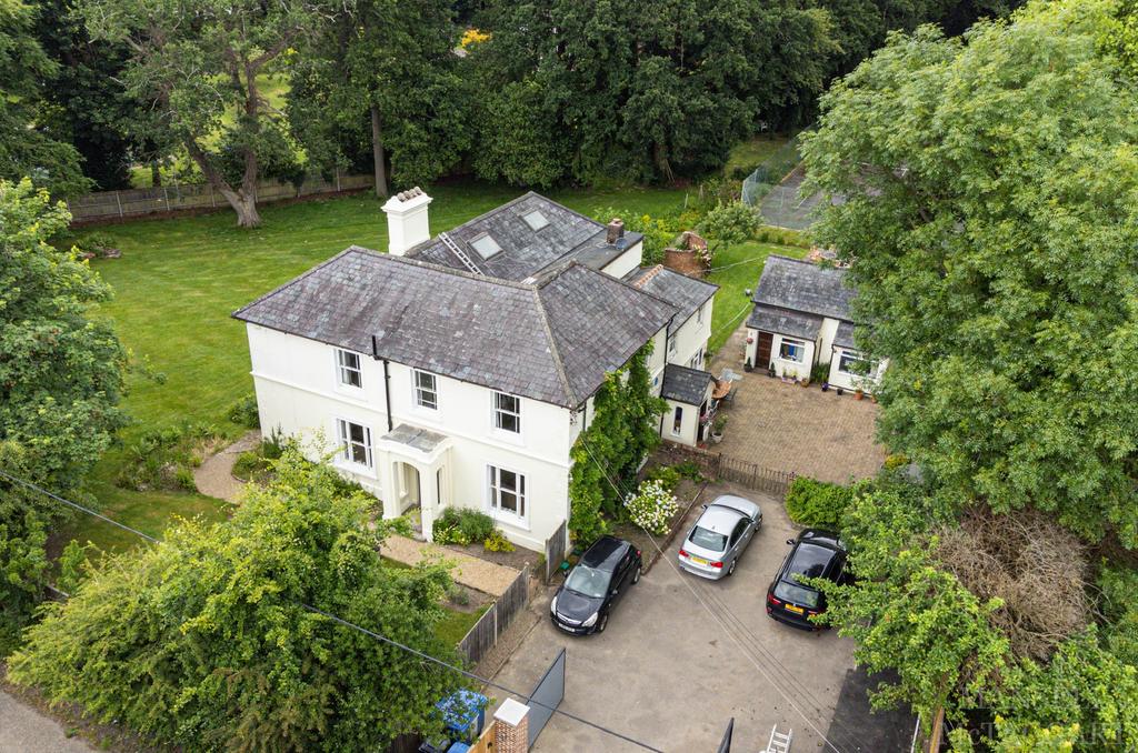 Copthorne Common, Crawley RH10 5 bed detached house for sale - £1,150,000