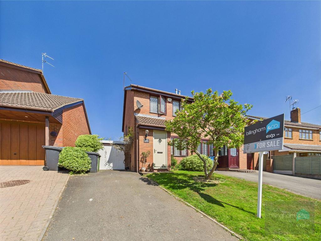 White Hill, Stourbridge DY7 2 bed semi-detached house - £275,000