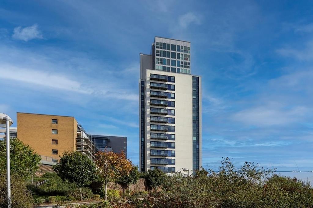 Pendeen House, Cardiff CF11 2 bed flat - £1,200 pcm (£277 pw)