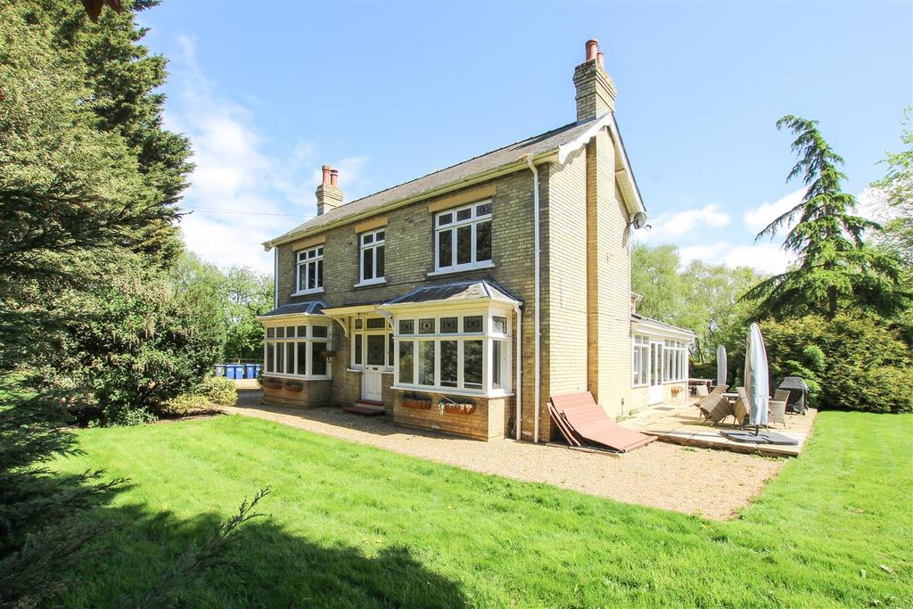 Station Road, Cambridge CB24 5 bed house - £2,500 pcm (£577 pw)
