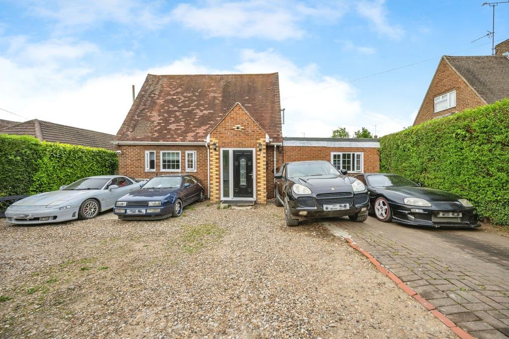 Lockhart Close, Dunstable LU6 4 bed detached house for sale - £525,000