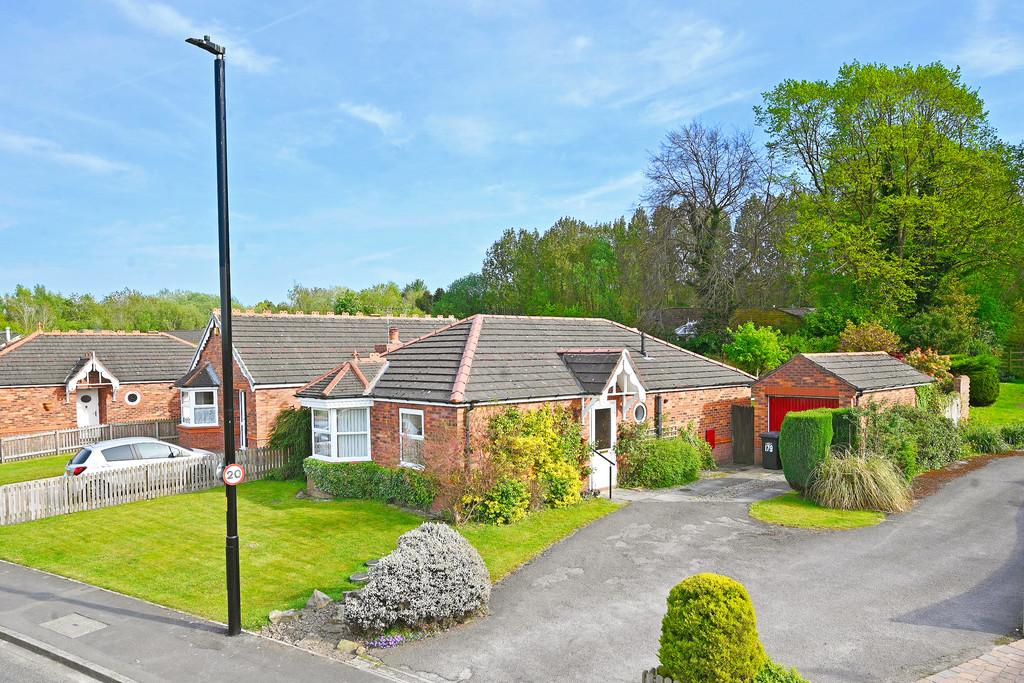 Saltergate Drive, Harrogate 3 bed detached bungalow - £295,000