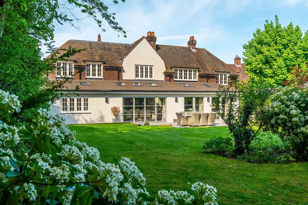 ST NICHOLAS HILL, SOUTH LEATHERHEAD... 5 bed detached house - £2,250,000