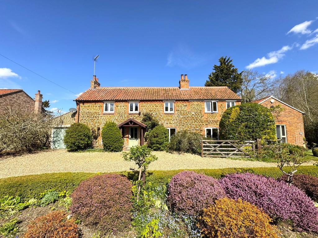 PENTNEY - Period Detached 4 Bedroom... 4 bed detached house for sale ...