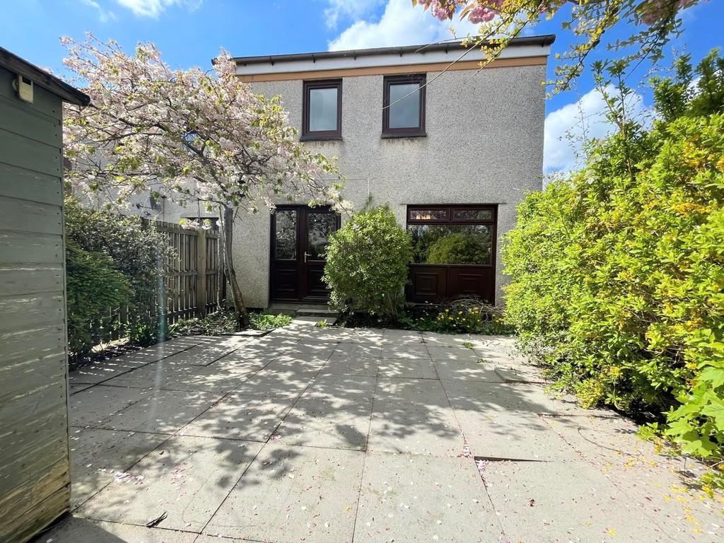 Windlestraw Court, Bourtreehill KA11 3 bed end of terrace house - £90,000