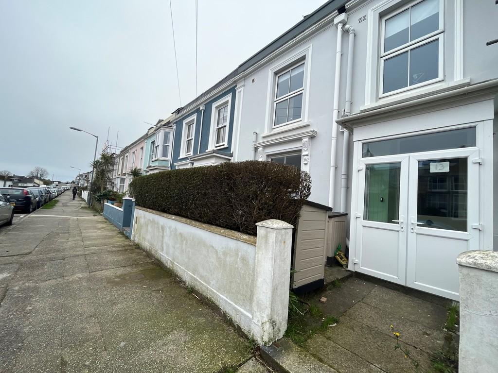 Clare Terrace, Falmouth TR11 1 bed apartment - £550 pcm (£127 pw)