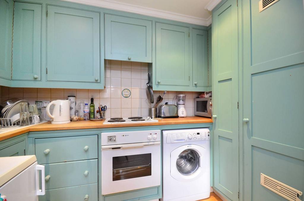 Cornwall Gardens, South Kensington... 2 bed flat to rent - £4,334 pcm ...