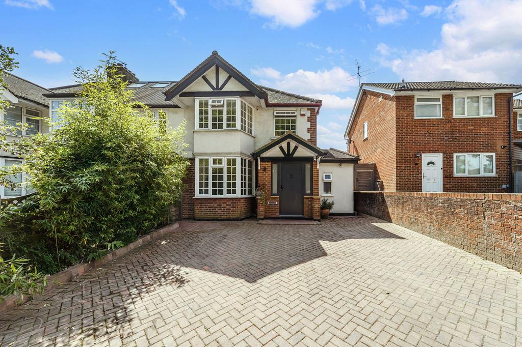 Moor Lane, Chessington KT9 3 bed semi-detached house - £625,000