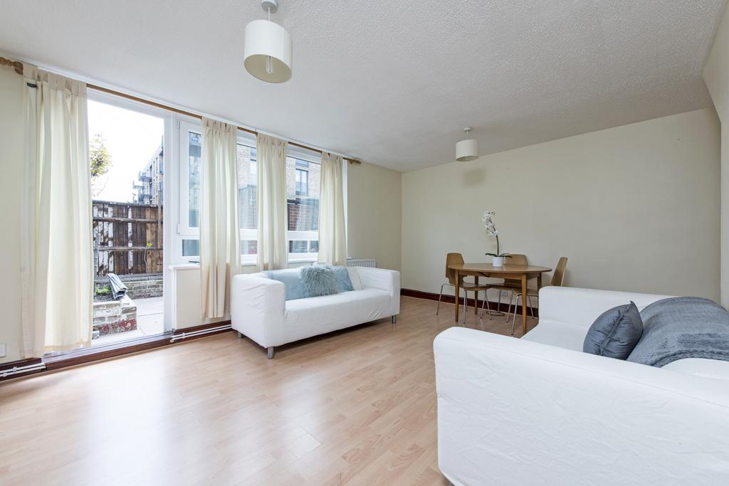 Bowstead Court, Battersea SW11 3 bed apartment - £2,300 pcm (£531 pw)