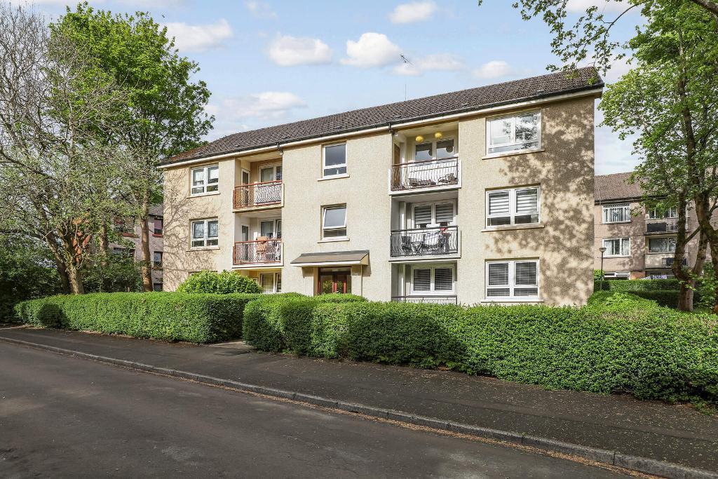 Girvan Street, Riddrie, G33 2DP 2 bed flat - £110,000