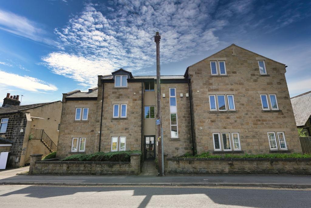 Low Lane, Horsforth, Leeds, West... 2 bed flat - £185,000