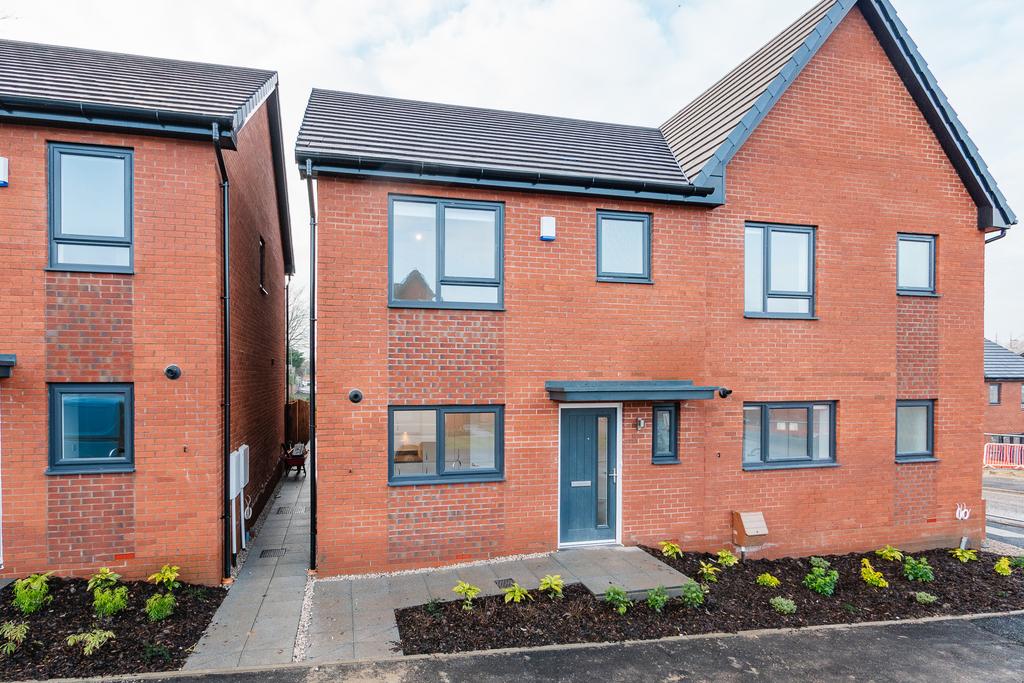 at Irwell View, Irwell Vale, Bury... 3 bed house to rent - £1,355 pcm ...