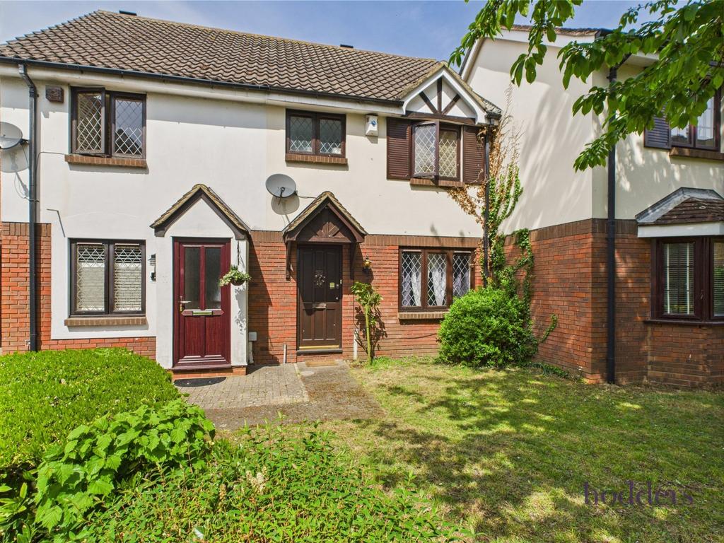Cassocks Square, Shepperton, Surrey... 2 bed house for sale - £429,950