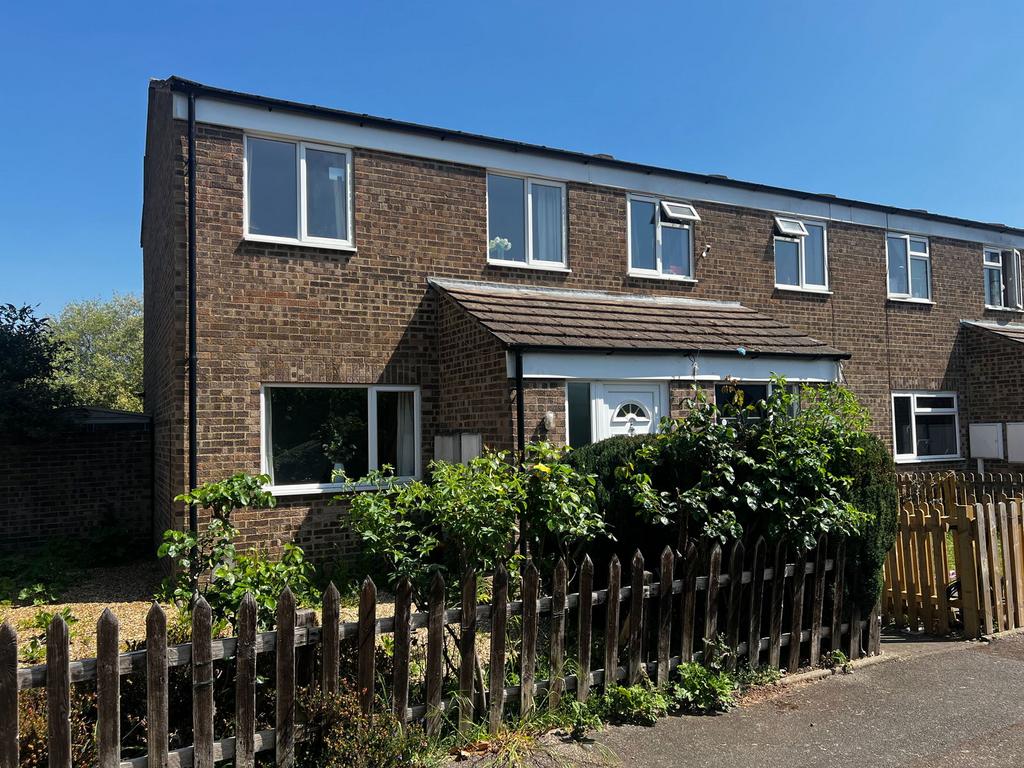 Queens Court Ride, Cobham KT11 2 bed end of terrace house for sale - £ ...