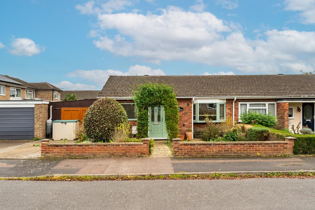 Little Moor, Fenstanton, Huntingdon... 2 bed bungalow for sale - £269,995