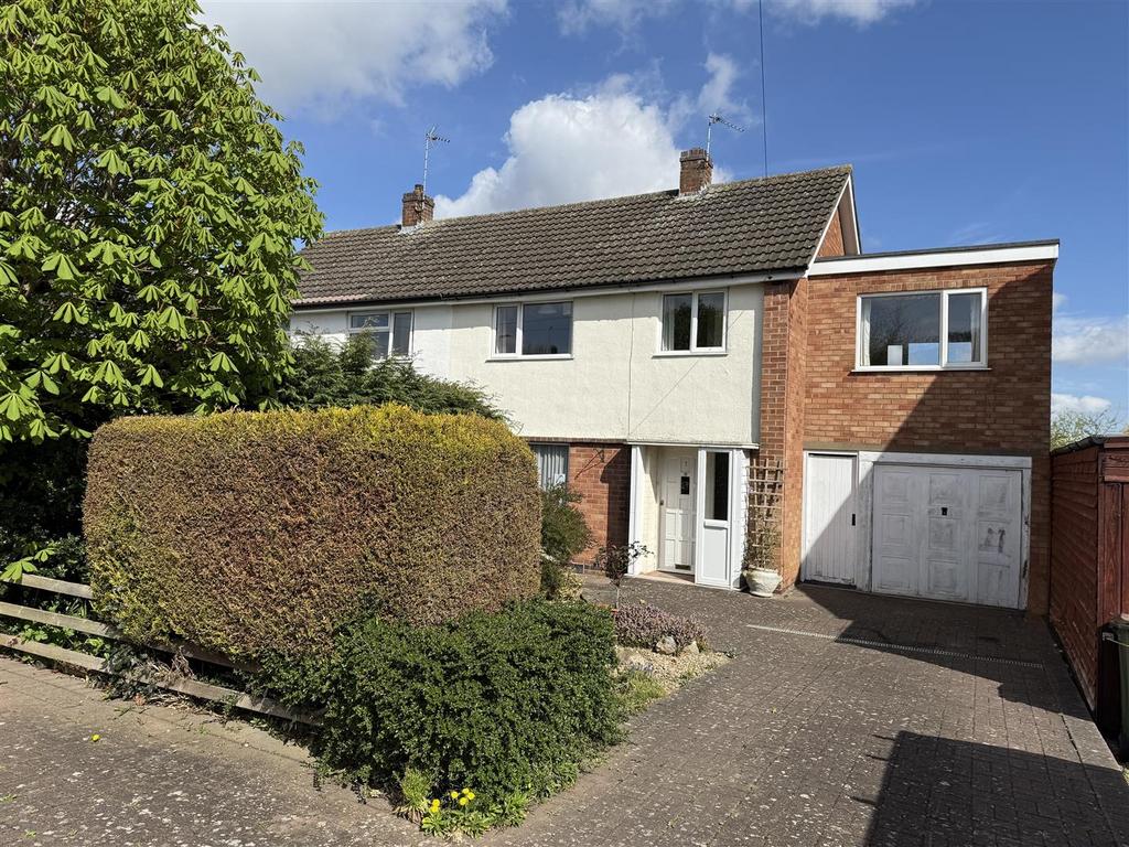 Westerby Close, Wigston LE18 4 bed semi-detached house for sale - £309,950