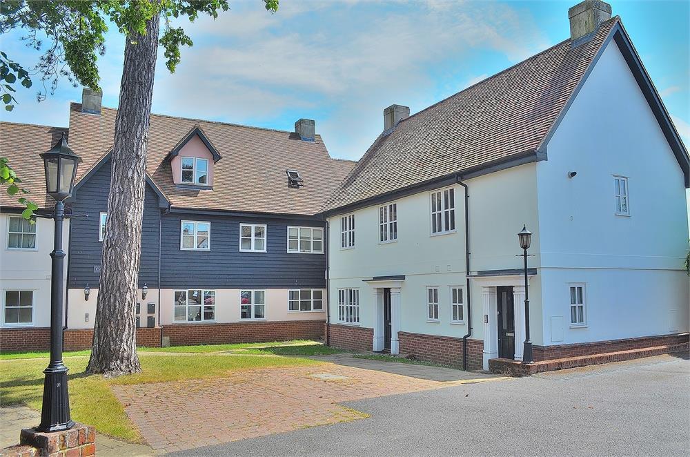 Chequers Lane, Dunmow 2 bed apartment - £1,200 pcm (£277 pw)