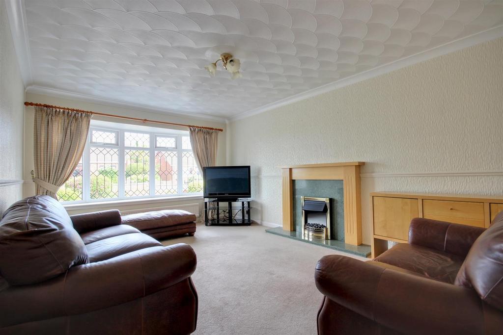 Well Lane, Willerby, Hull 2 bed semi-detached bungalow for sale - £260,000