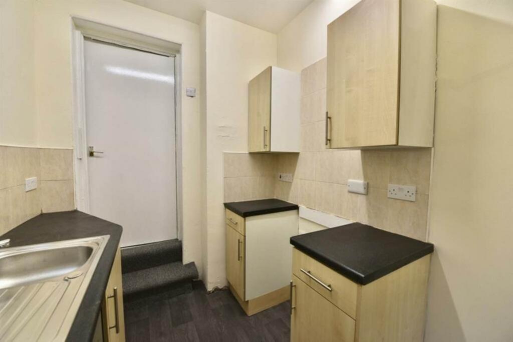 Rawling Rd, Gateshead NE8 2 bed flat - £595 pcm (£137 pw)