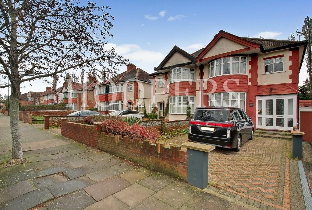 Birchen Grove, London, NW9 3 bed semi-detached house for sale - £675,000