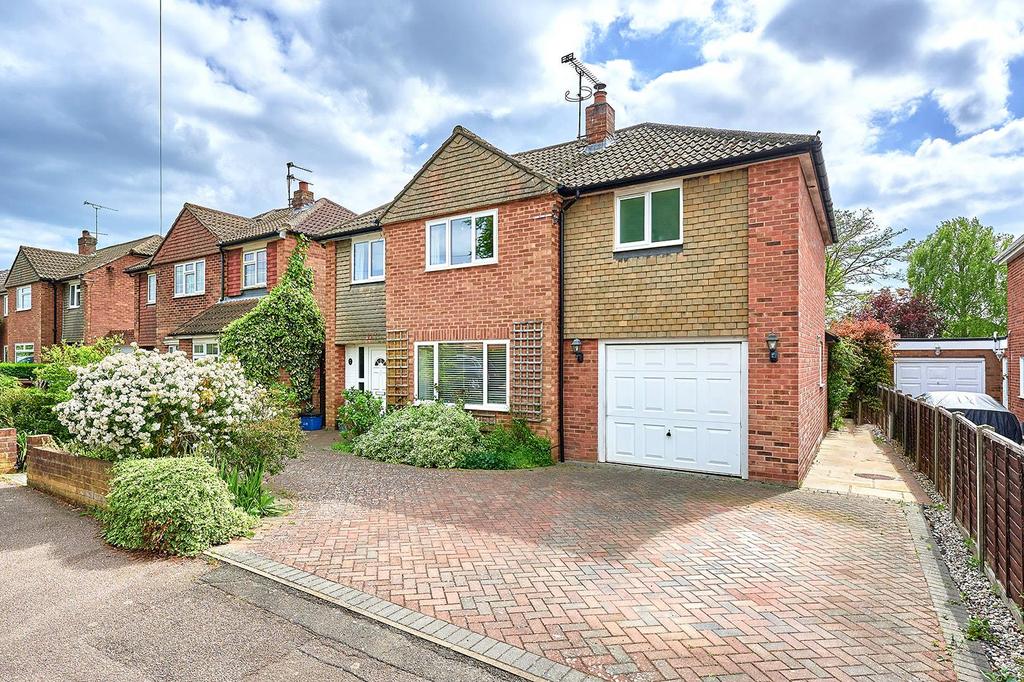 Manston Drive, Bishop's Stortford CM23 4 bed detached house - £750,000