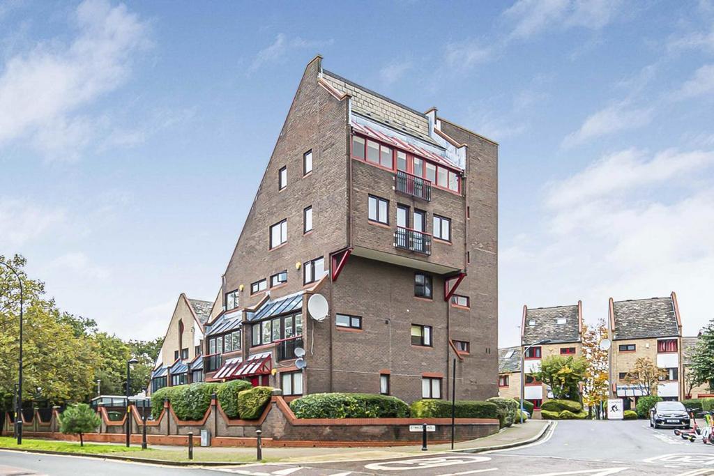 Bywater Place, London SE16 2 bed flat - £2,100 pcm (£485 pw)