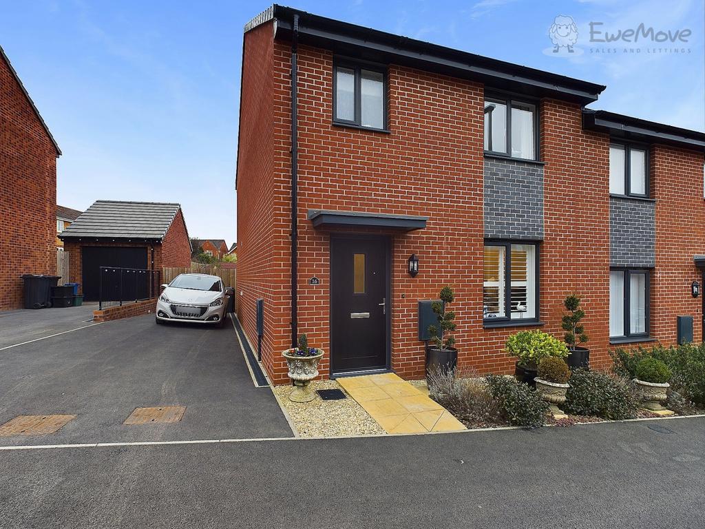 Matilda Way, Cullompton EX15 3 bed semi-detached house - £310,000